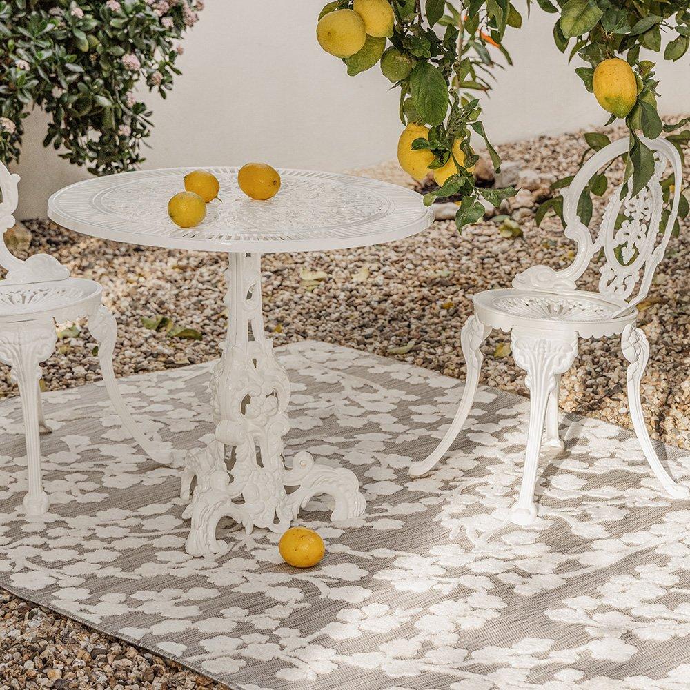 A guide to the best materials for outdoor rugs - Rugvista