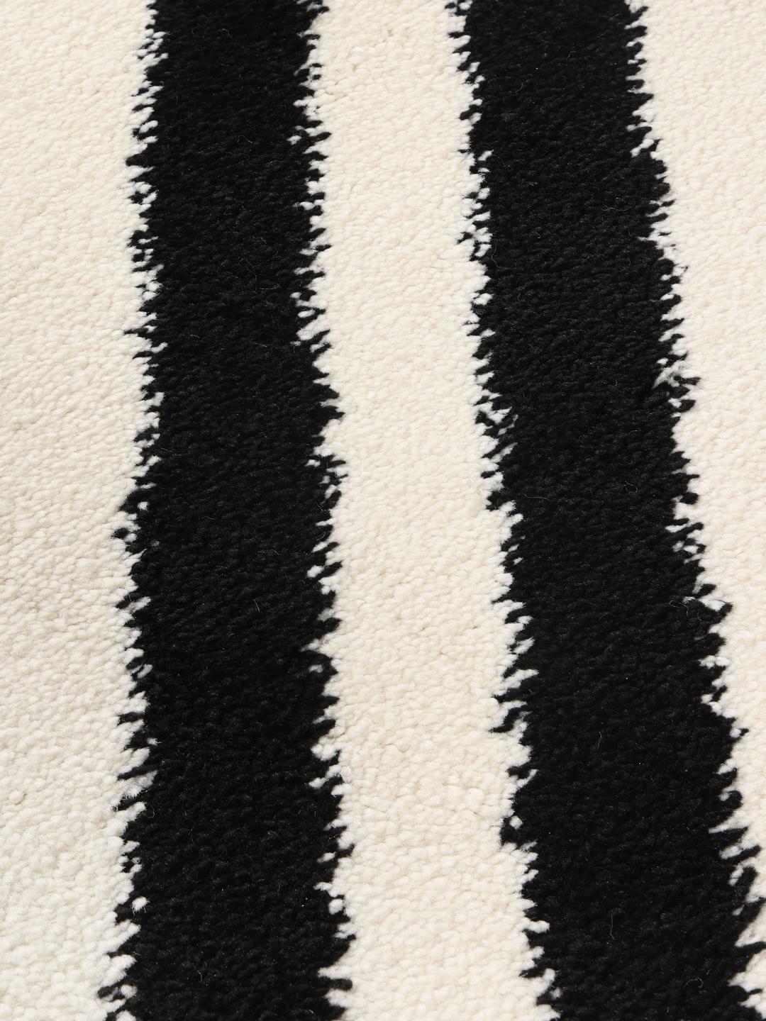 Rugvista essential - Bianca Stripe - Svart / Off White 50 x 67 cm Baderomsteppe - Rugvista
